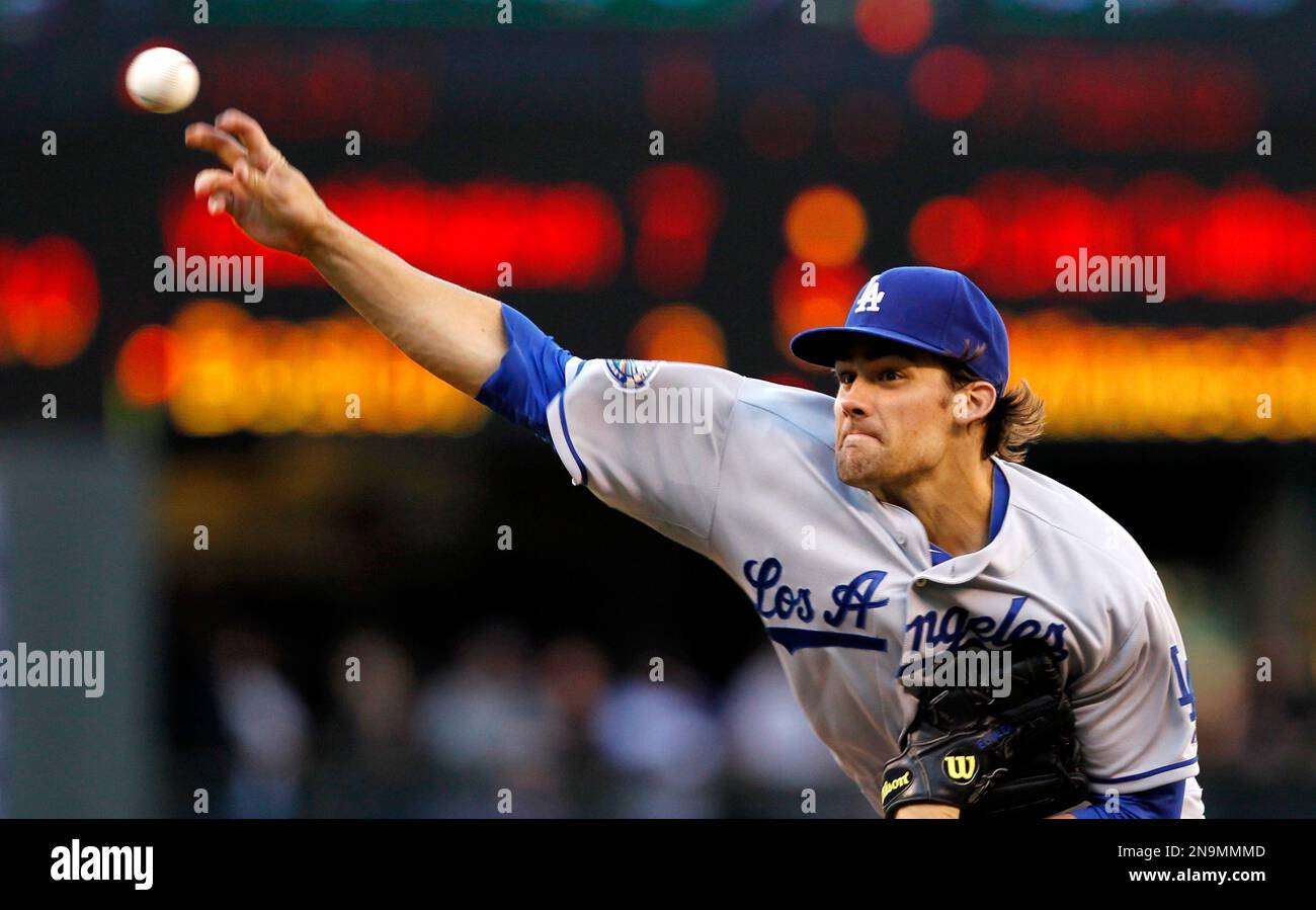 Los Angeles Dodgers starting pitcher Nate Eovaldi throws against the ...