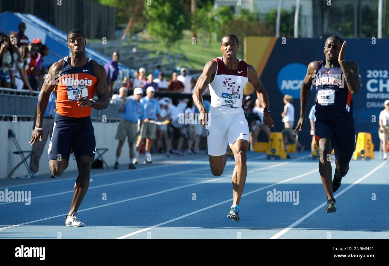 Illinois' Andrew Riley, left, beats Florida State's Maurice Mitchell ...