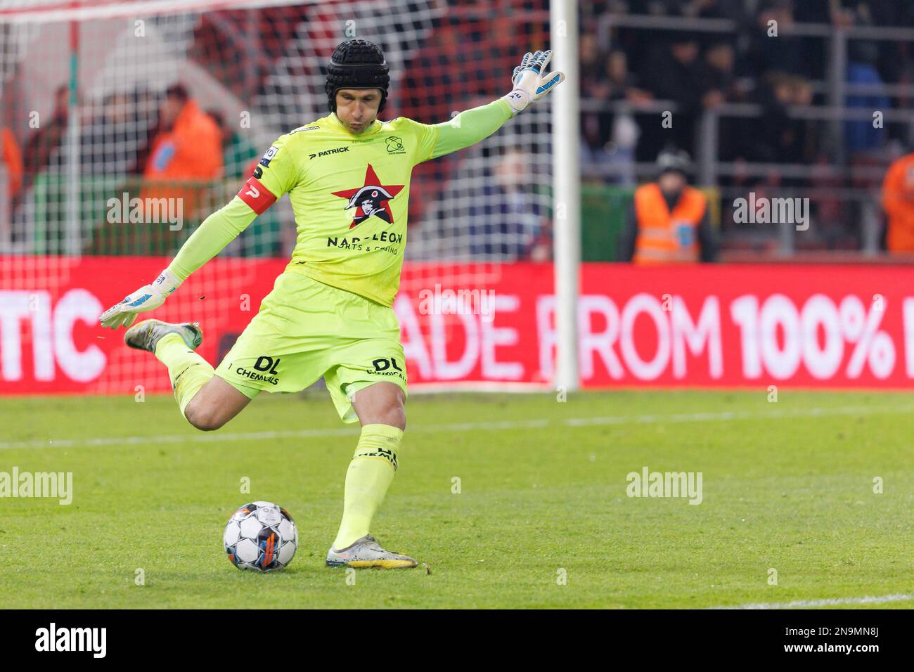 Essevee's goalkeeper Sammy Bossut pictured in action during a soccer ...
