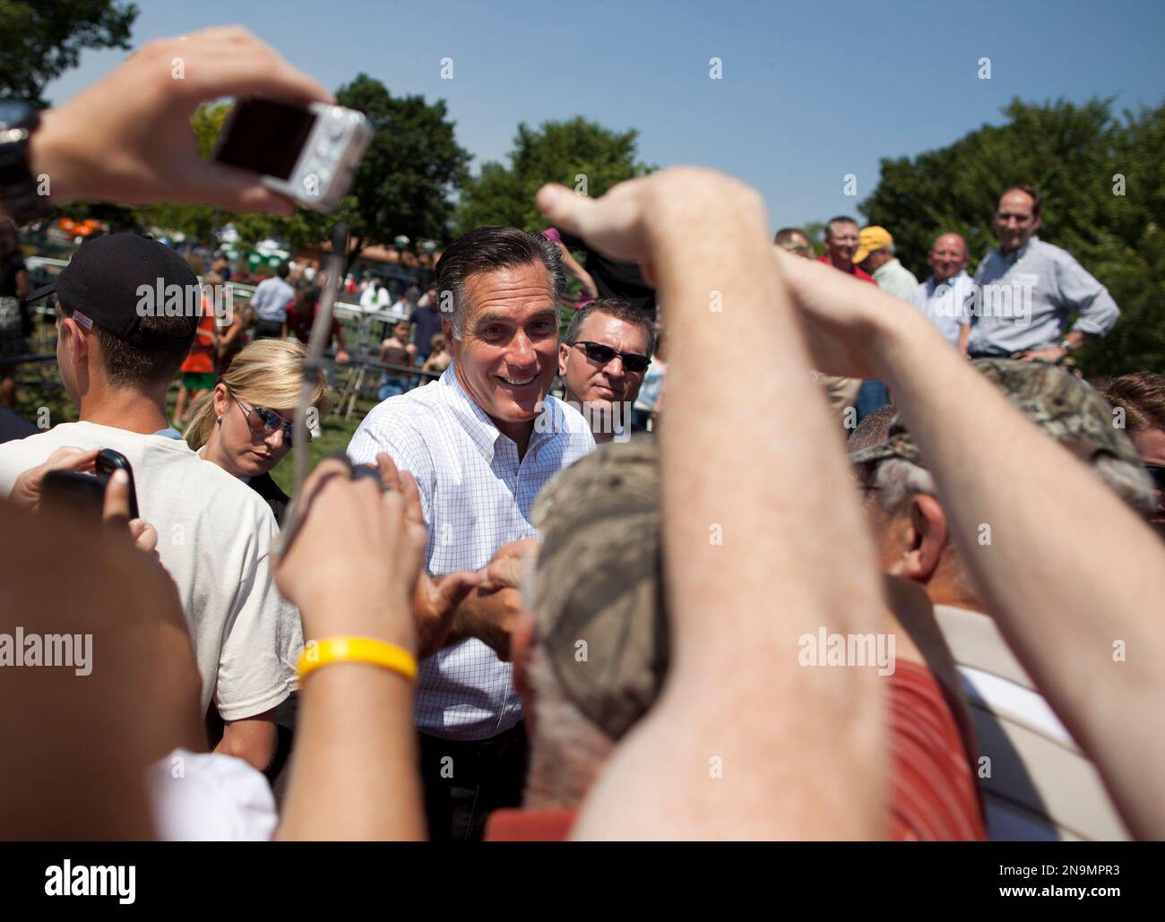 Supporters of Republican presidential candidate, former Massachusetts ...