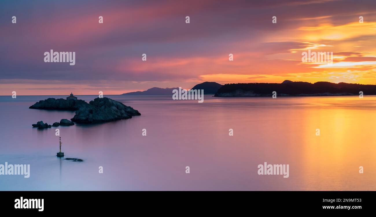 Seascape sunset croatia hi-res stock photography and images - Alamy
