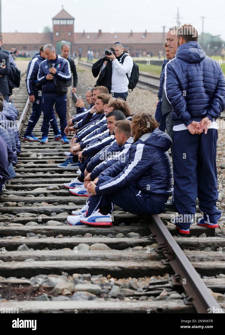 Italy's national soccer team players pay a visit to the Nazi death camp ...