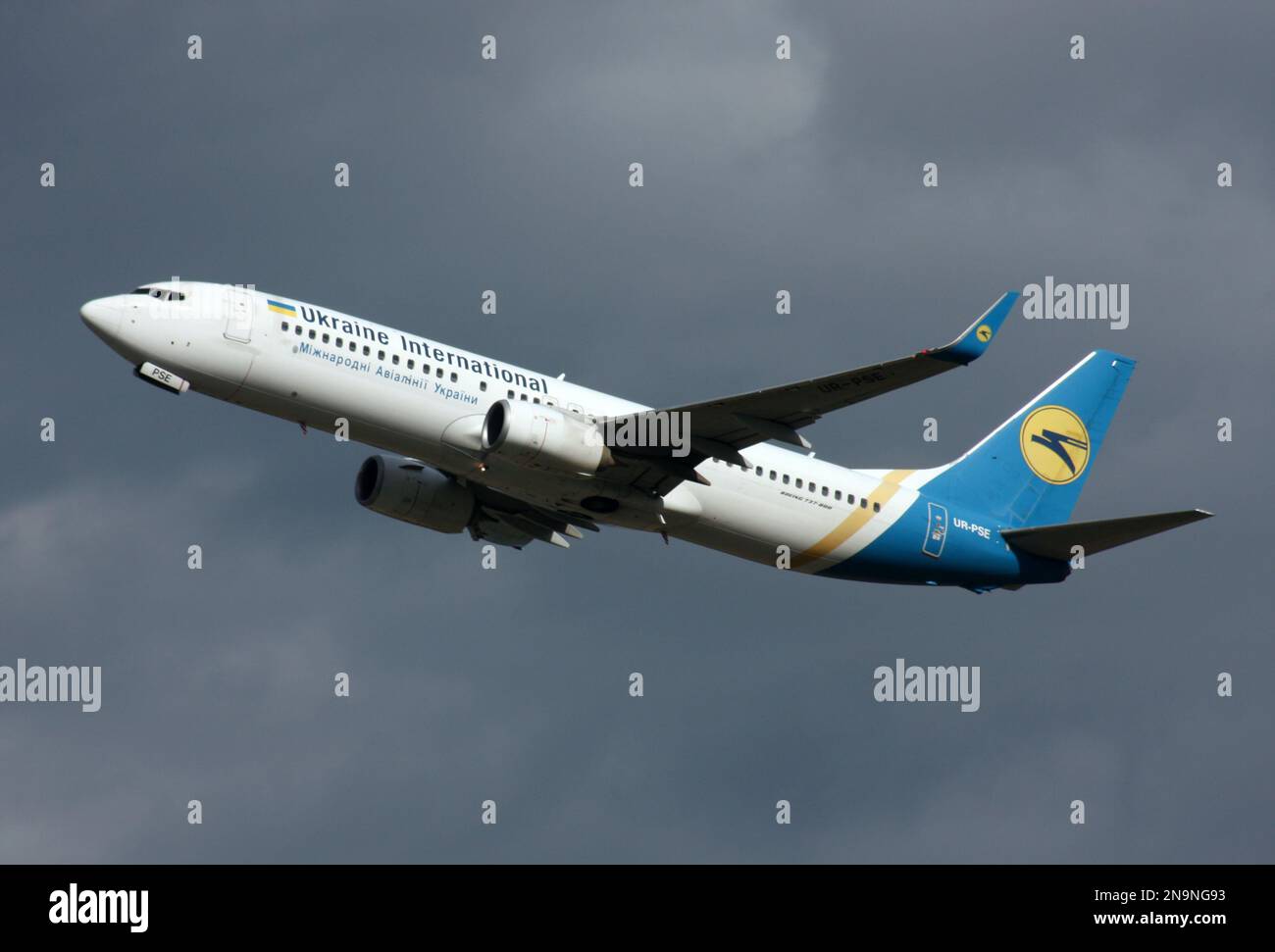A Boeing 737-800 of Ukraine International Airlines departs London ...