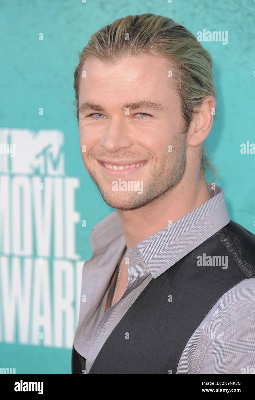 Chris Hemsworth arrives at the MTV Movie Awards on Sunday, June 3, 2012 ...