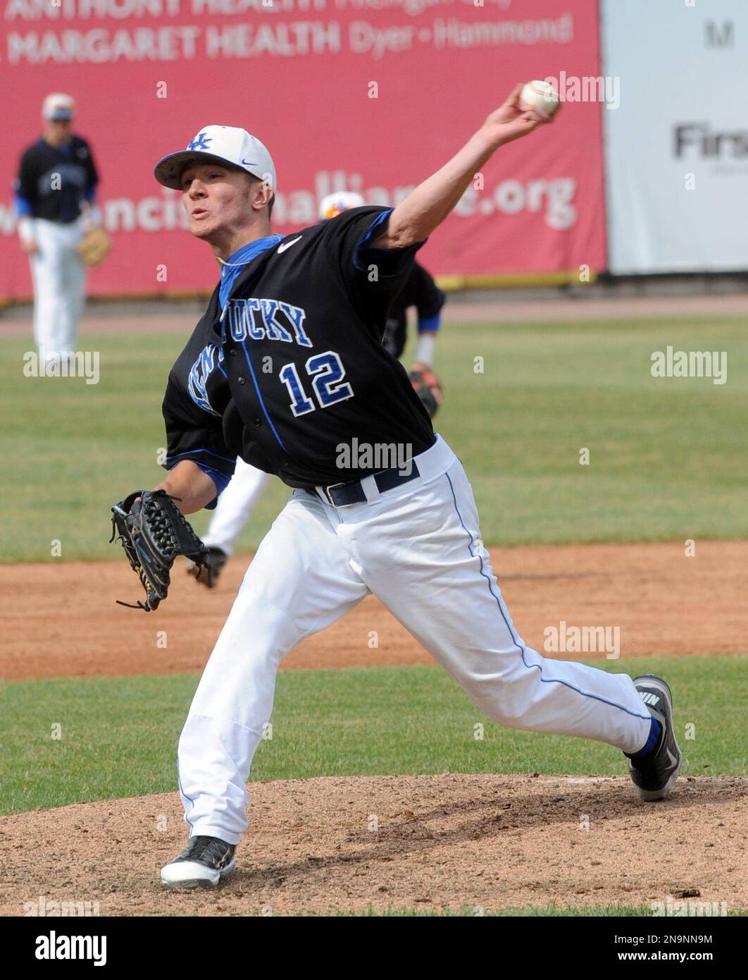 Kentucky pitcher Corey Littrell throws a pitch during their NCAA ...