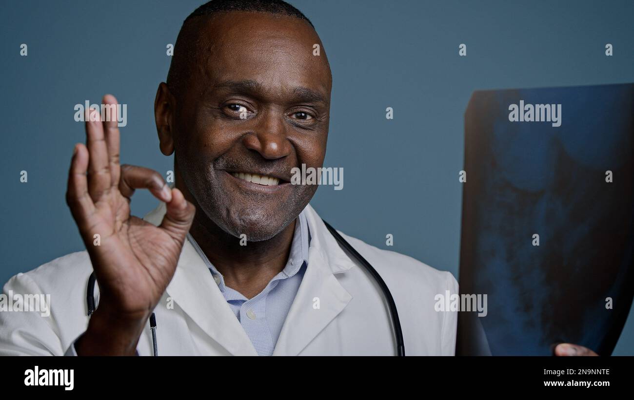 Close-up mature african american man doctor surgeon traumatologist ...
