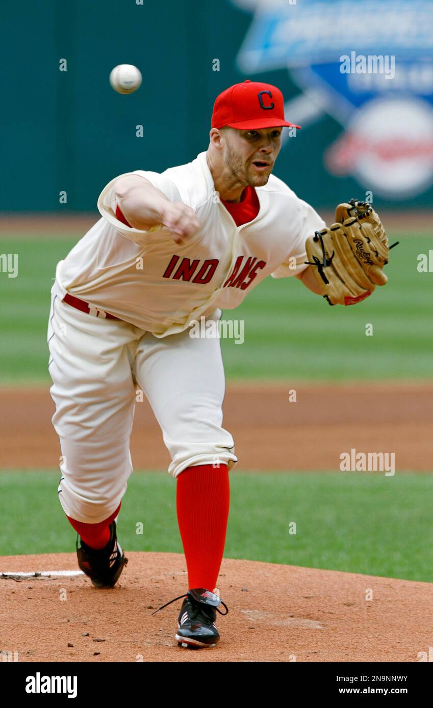 Cleveland Indians starting pitcher Justin Masterson delivers against ...