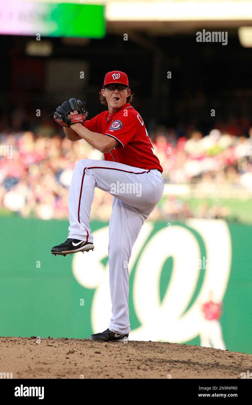 Washington Nationals relief pitcher Tyler Clippard throws during a ...