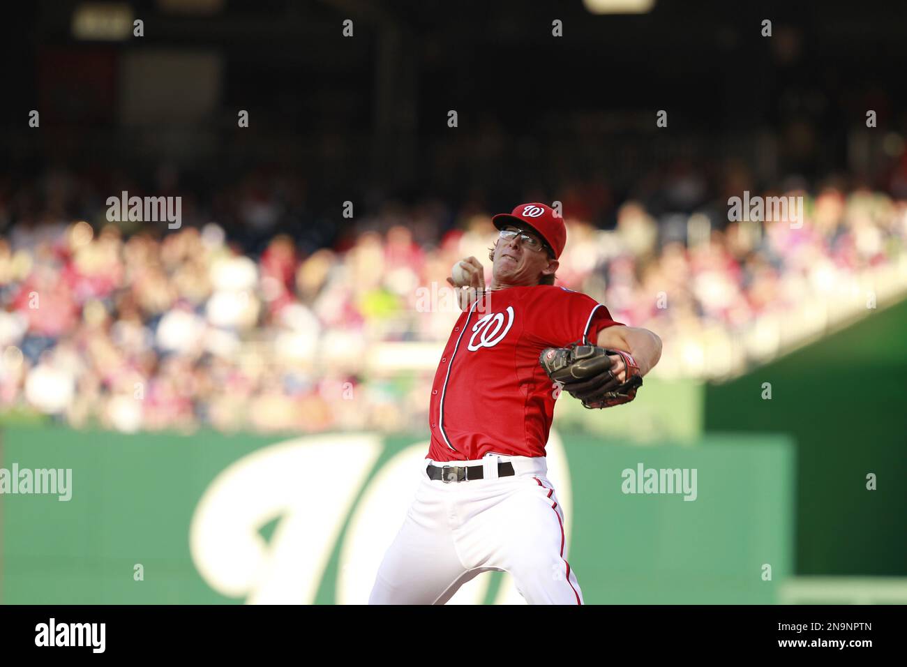 Washington Nationals relief pitcher Tyler Clippard throws during a ...