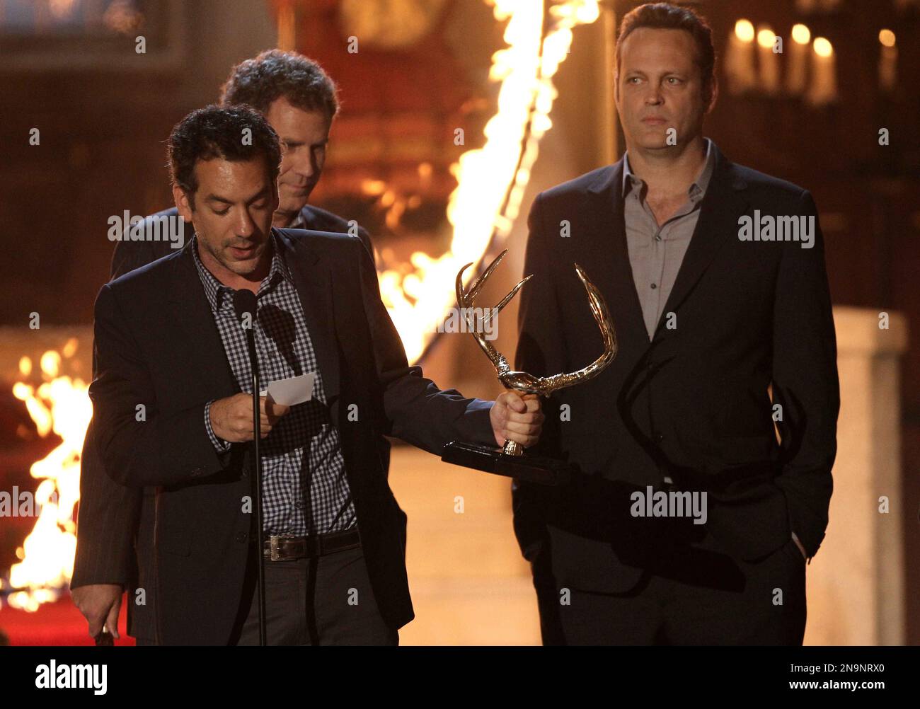 From left, Todd Phillips, Will Ferrell and Vince Vaughn accept the guy ...