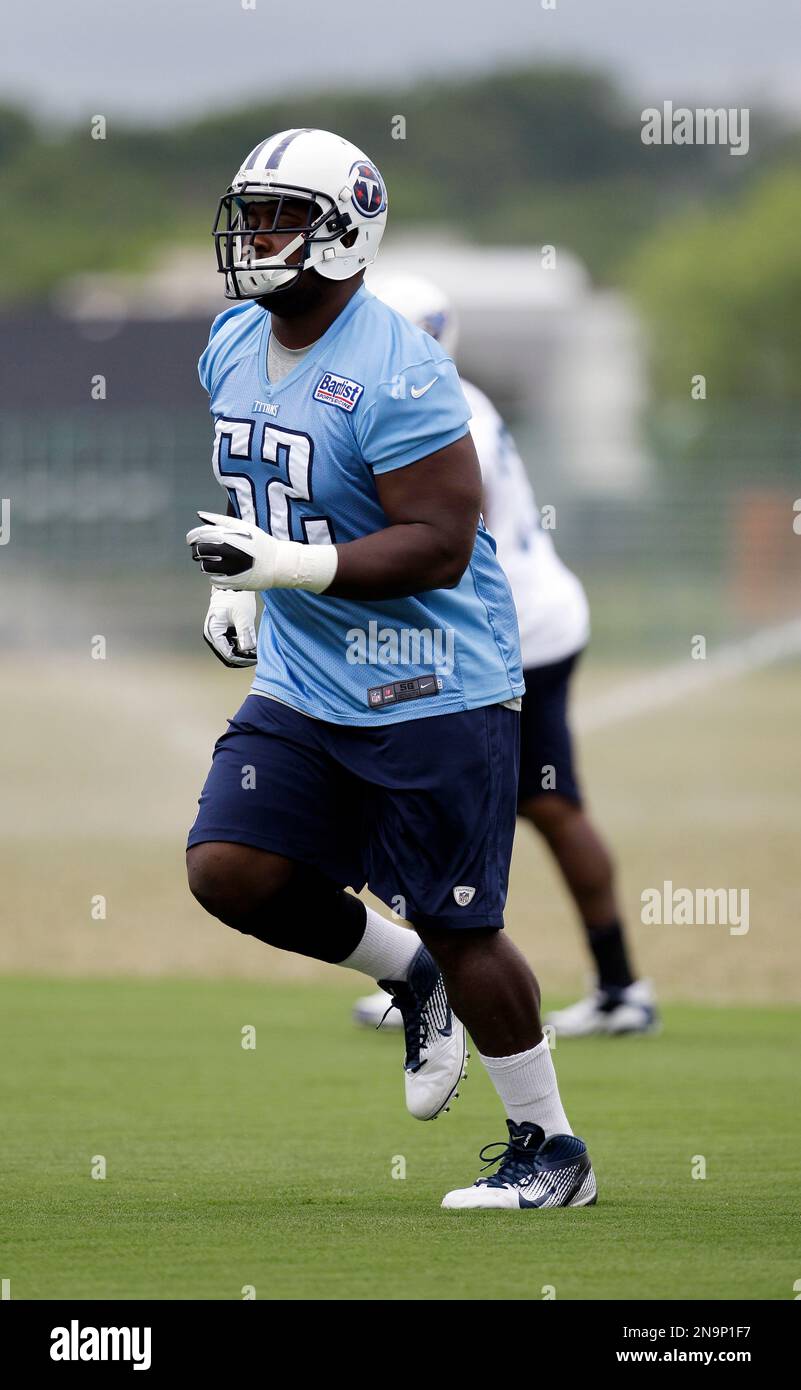 Tennessee Titans linebacker Colin McCarthy warms up during a workout at ...