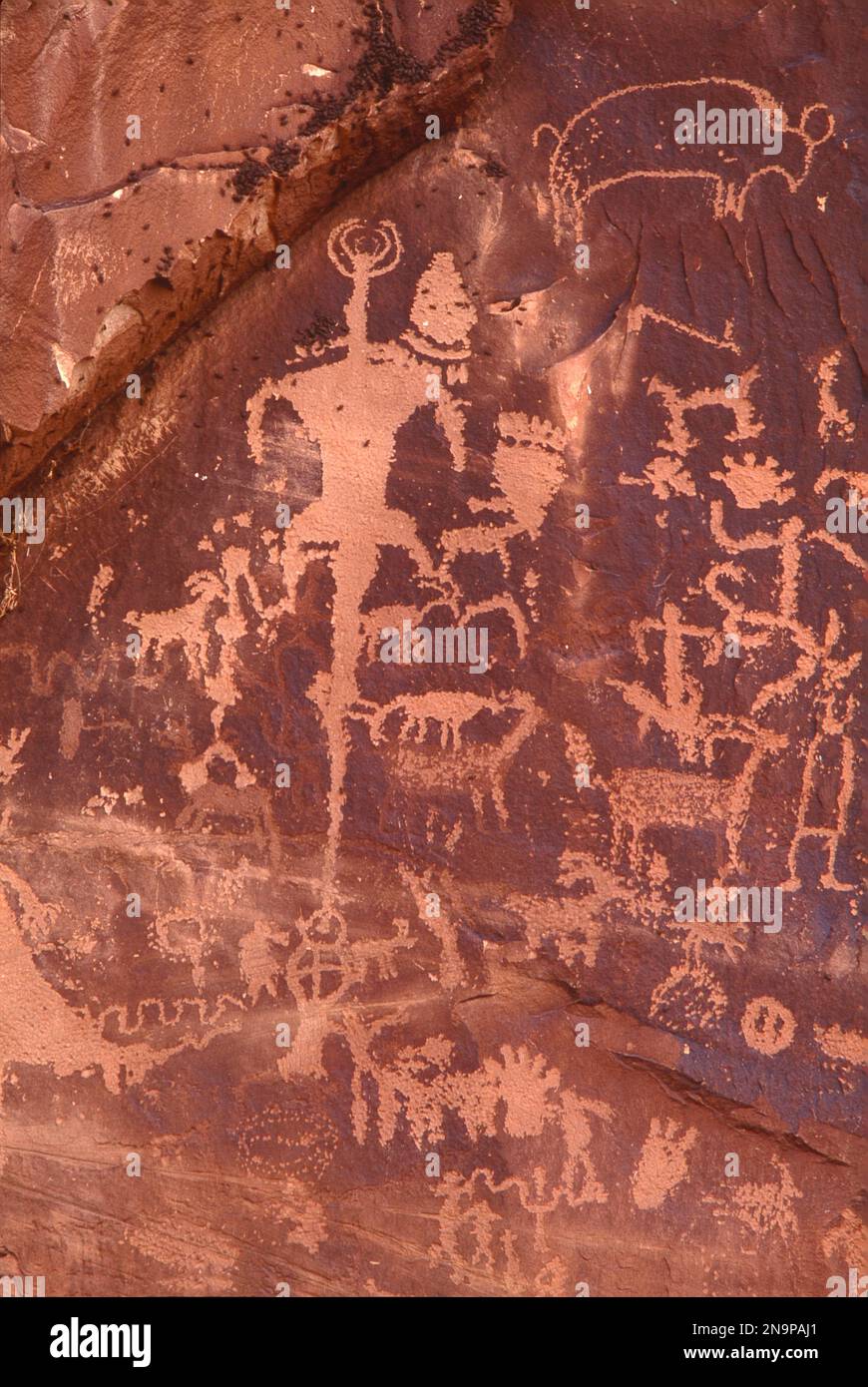 Petroglyphs, Newspaper Rock State Park, Utah Stock Photo - Alamy