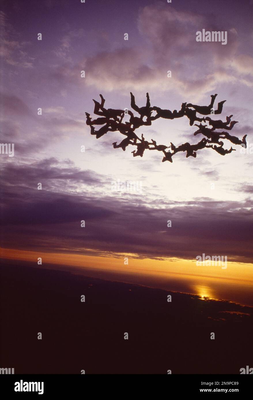 Skydiving circle hi-res stock photography and images - Alamy