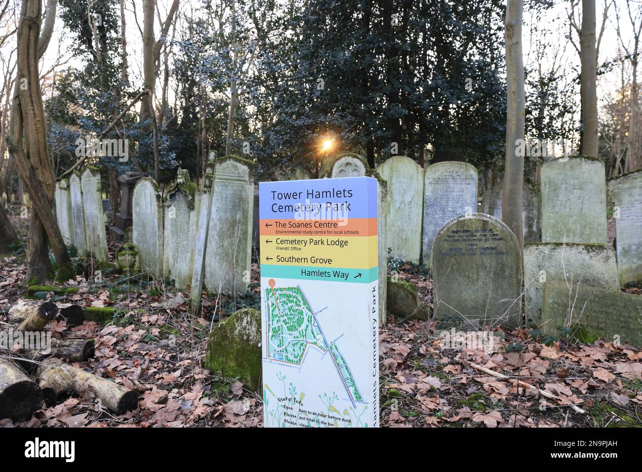 Tower hamlets cemetery park hi-res stock photography and images - Alamy
