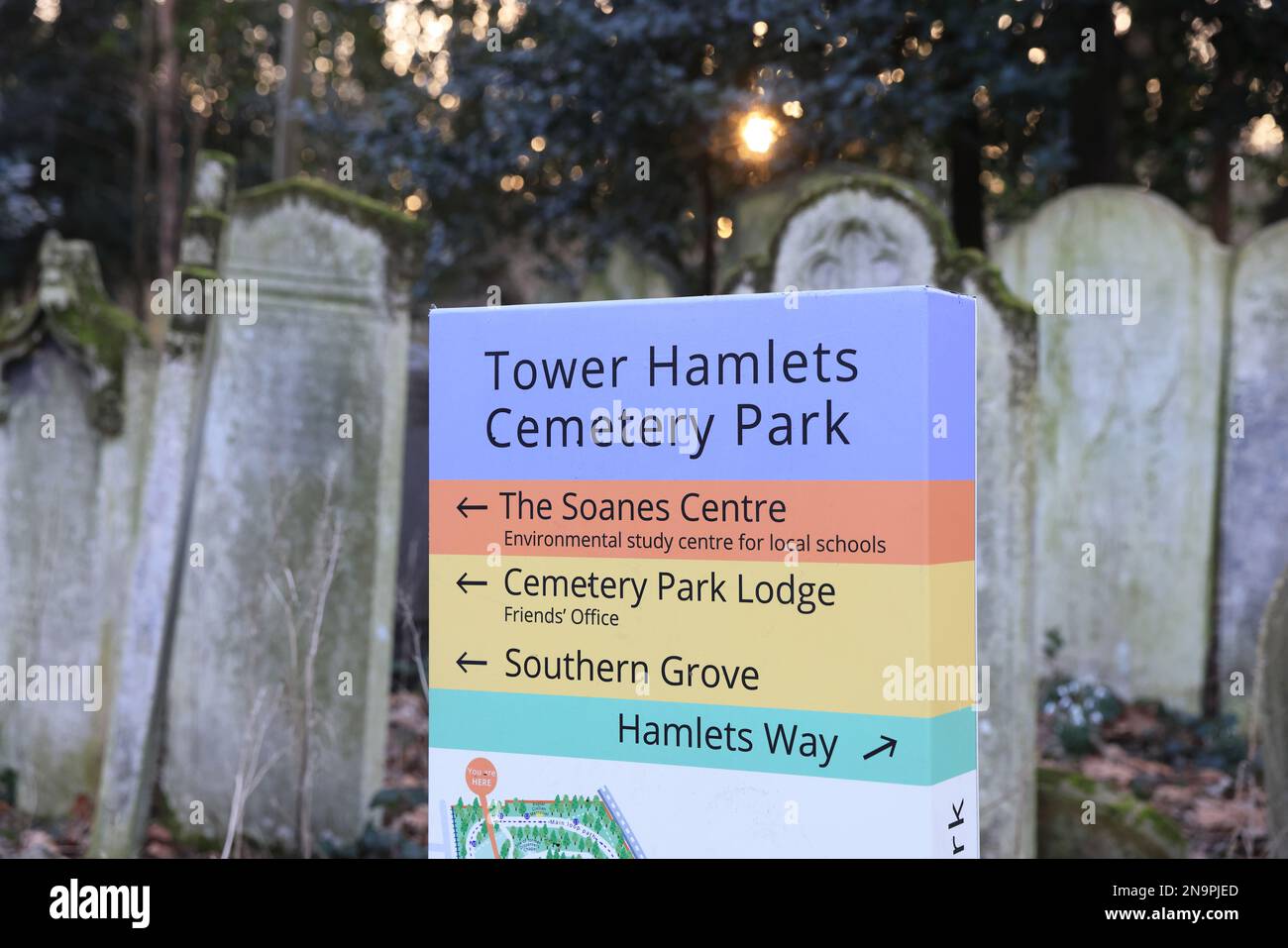Tower hamlets cemetery park hi-res stock photography and images - Alamy