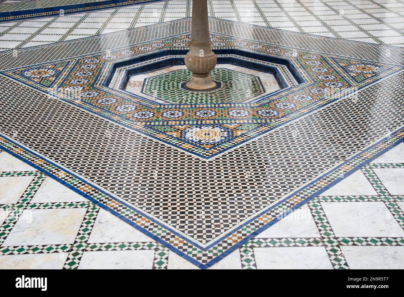 Decorative islamic floor tiles in hi-res stock photography and images ...