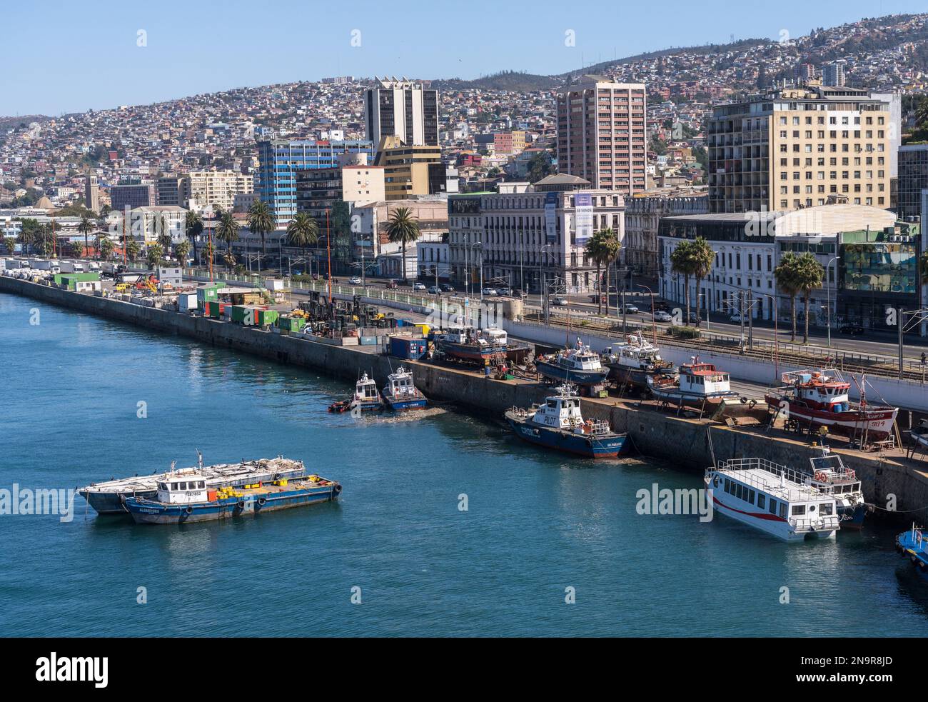 Valparaiso harbor boat tour hi-res stock photography and images - Alamy