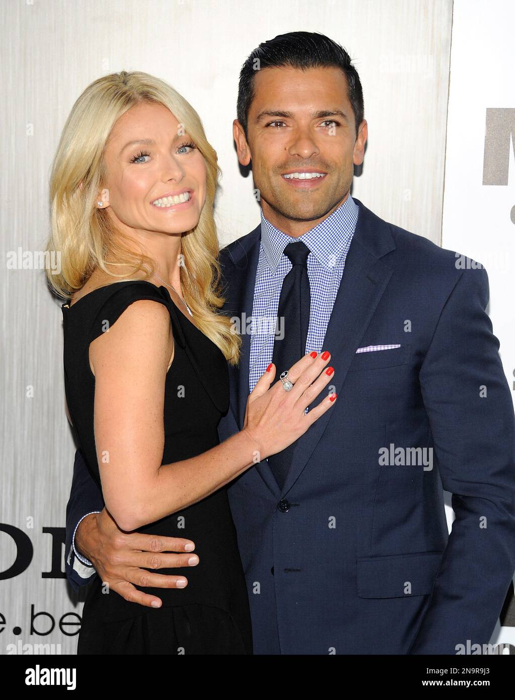 Kelly Ripa and Mark Consuelos arrive at the premiere of "Men in Black 3 ...