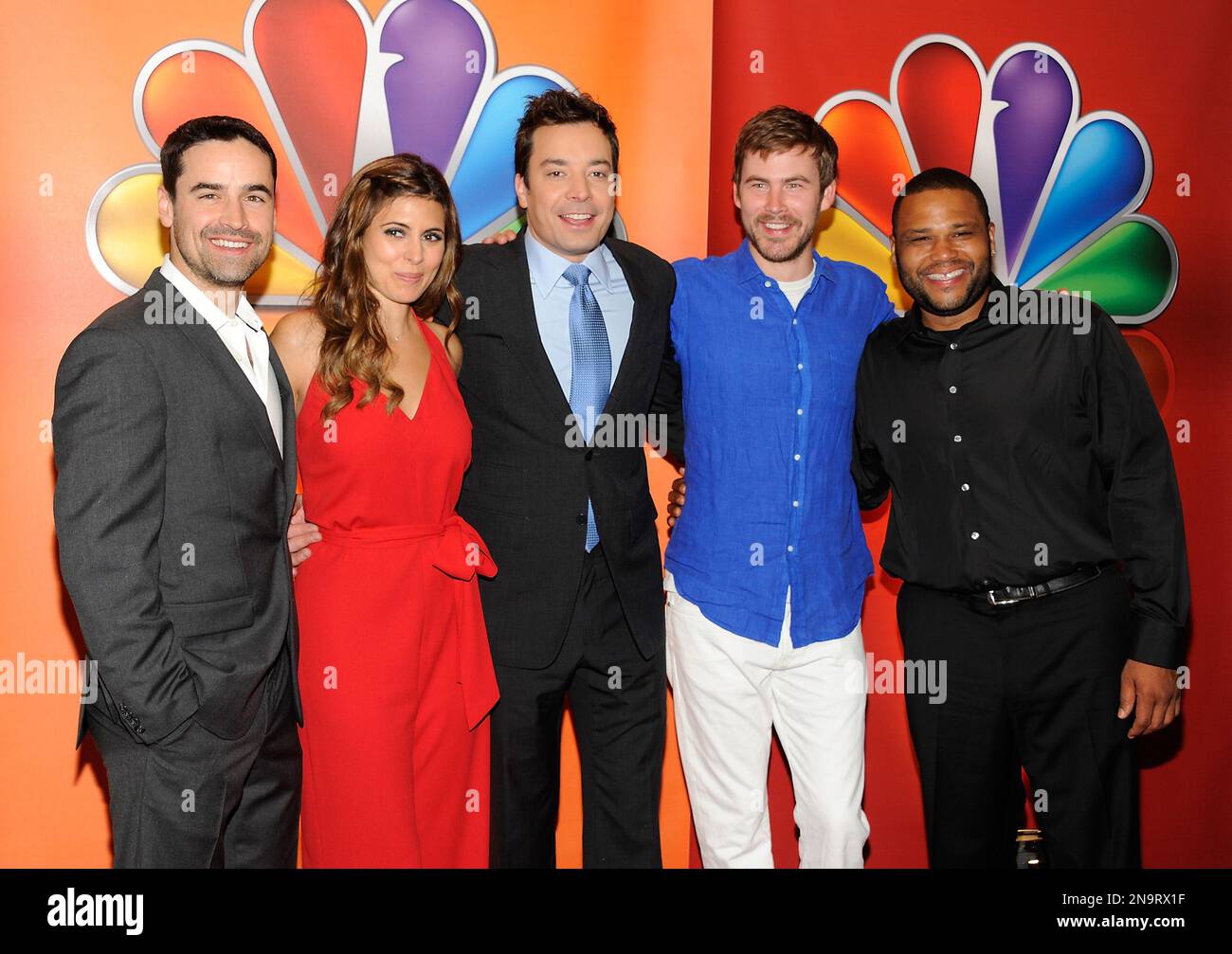 "Guys With Kids" executive producer Jimmy Fallon, center, poses with ...