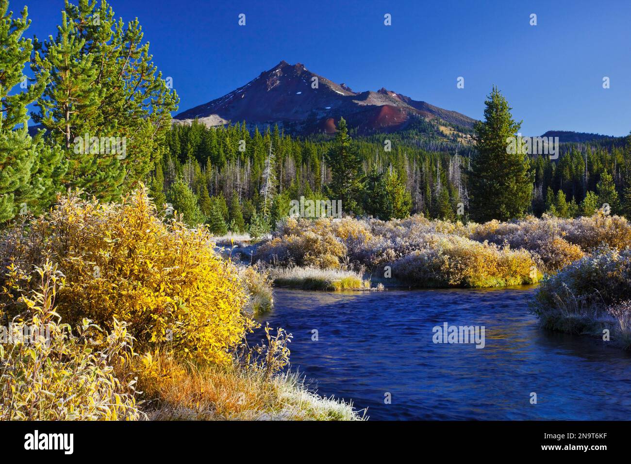 Three sisters wilderness hi-res stock photography and images - Alamy