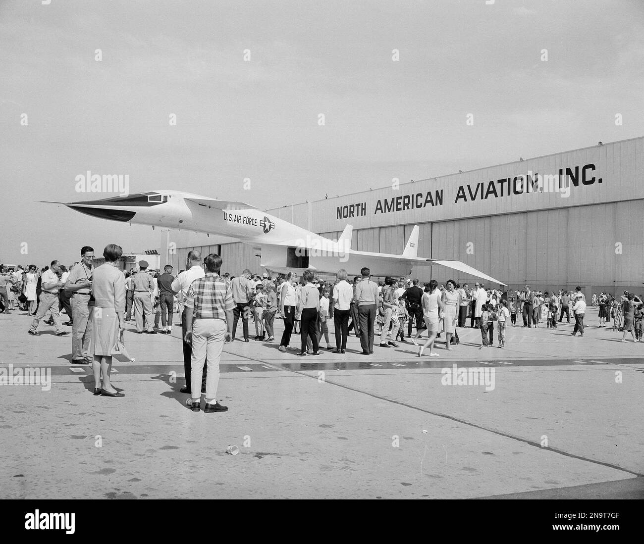 The second XB70A triplesonic research plane rolls out the final ...