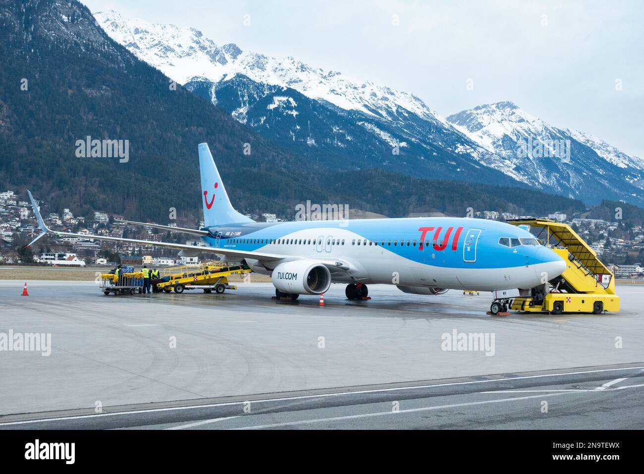 Tui plane hi-res stock photography and images - Alamy