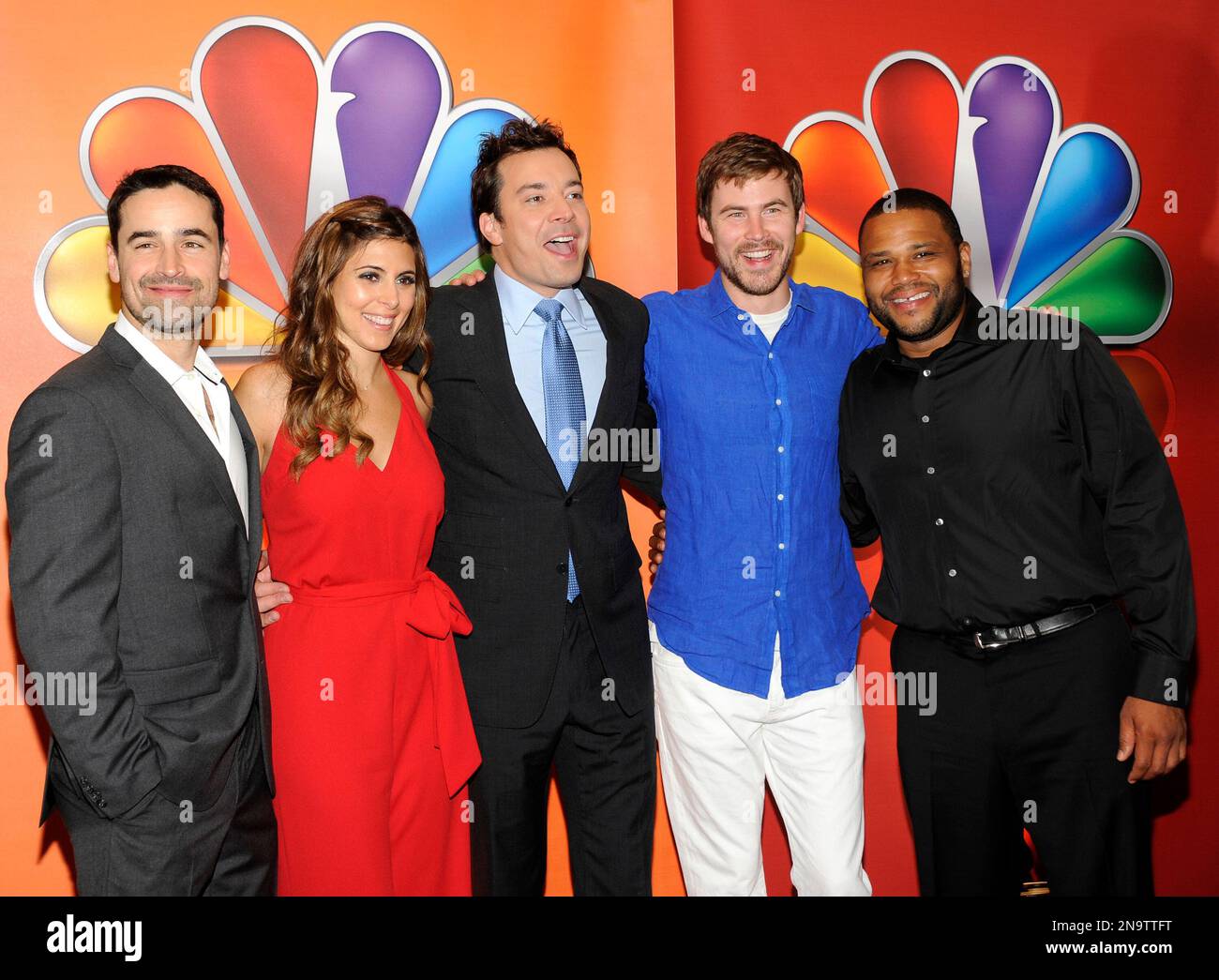 "Guys With Kids" executive producer Jimmy Fallon, center, poses with ...