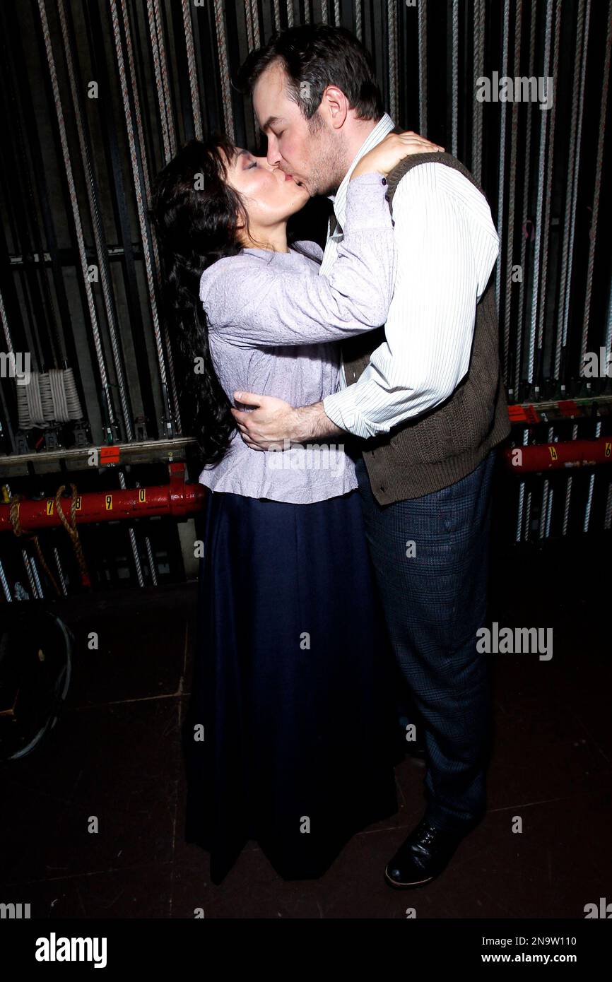 Soprano Ailyn Pérez and Tenor Stephen Costello pose for a photo ...