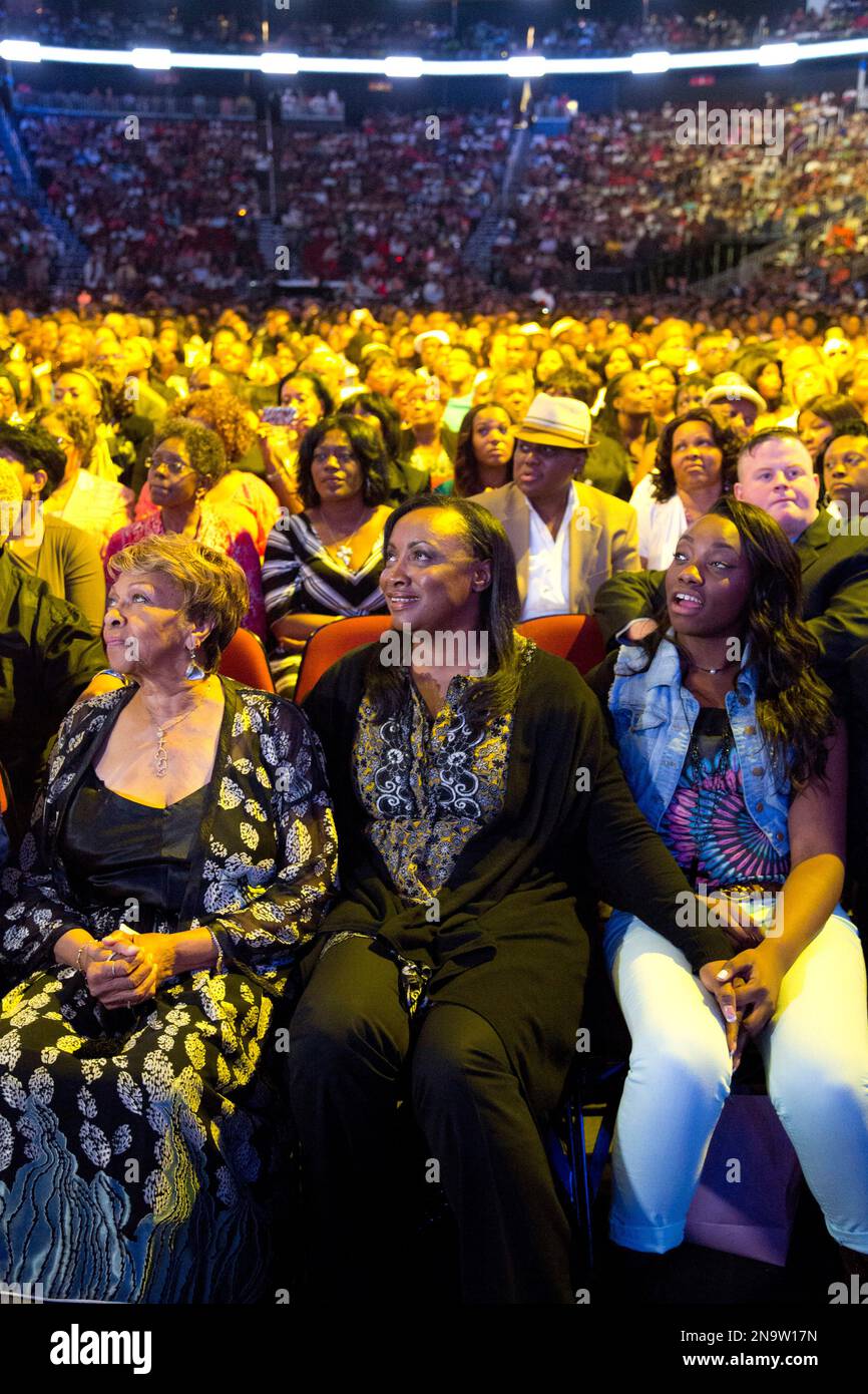Whitney Houston's mom Cissy Houston, left, sister-in-law Pat Houston ...