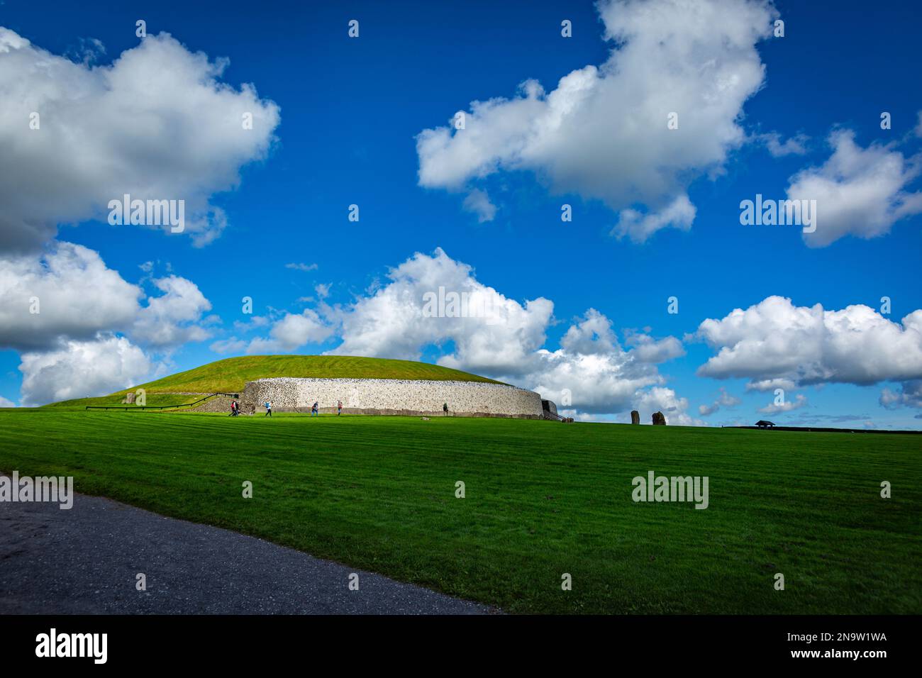 Newrange hi-res stock photography and images - Alamy