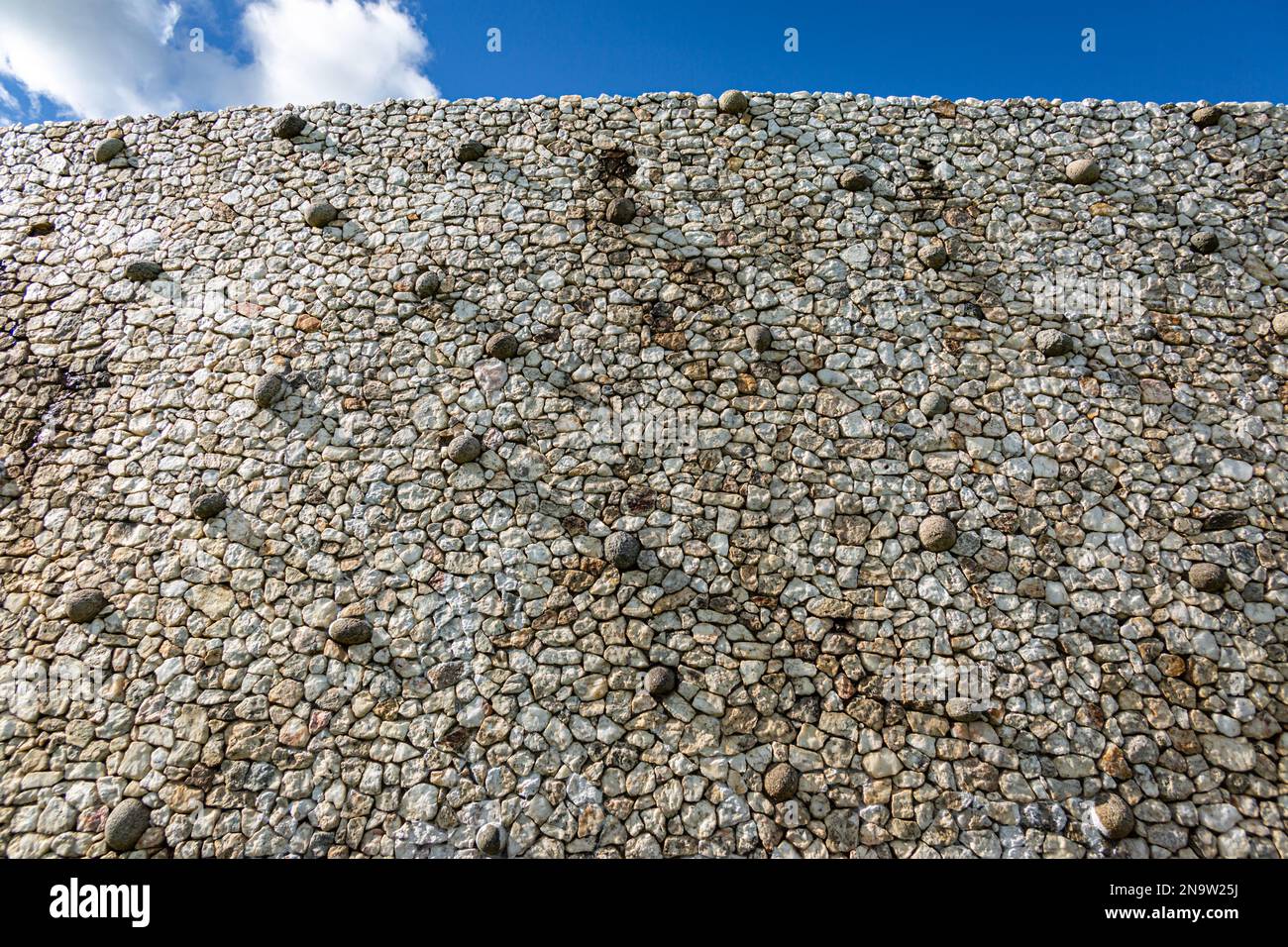Tumulus ireland hi-res stock photography and images - Alamy