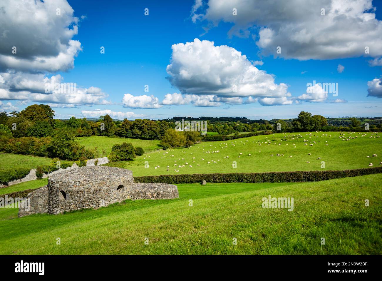 Newrange hi-res stock photography and images - Alamy