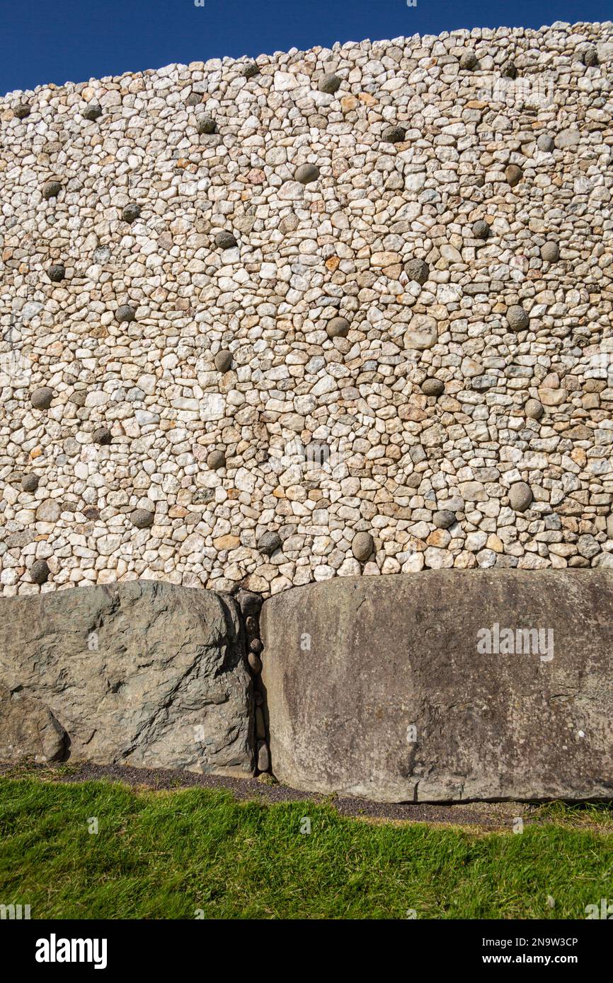 Newrange hi-res stock photography and images - Alamy