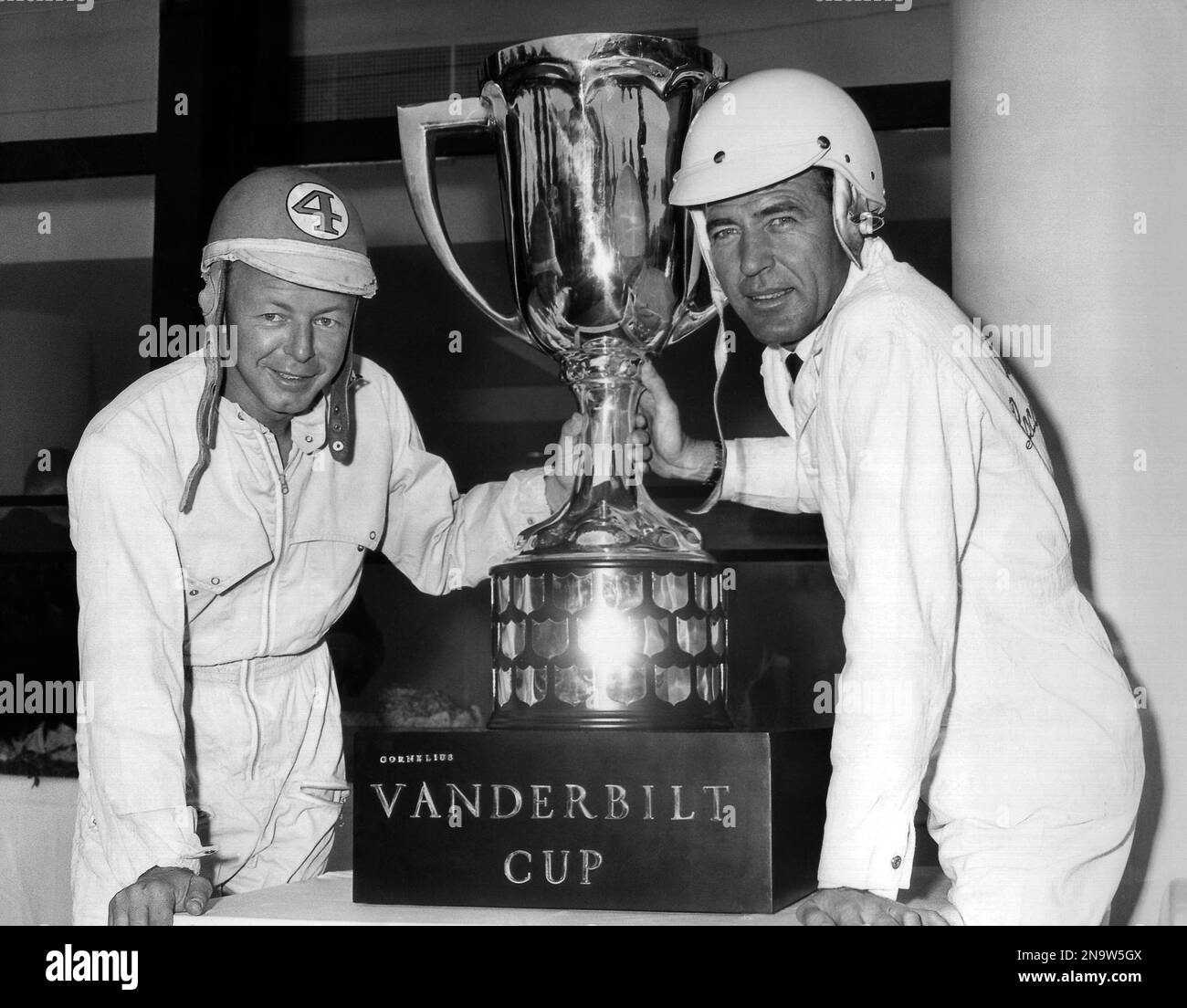 FILE - In this June 15, 1960 file photo, posing with the Historic ...