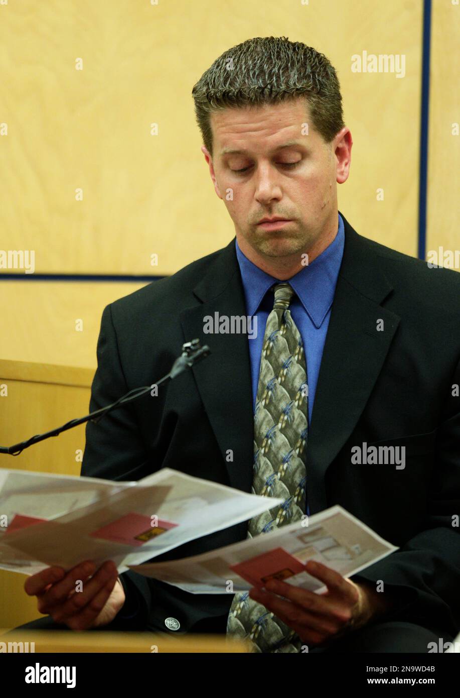 Pierce County Sheriffs Detective Gary Sanders The Lead Detective In