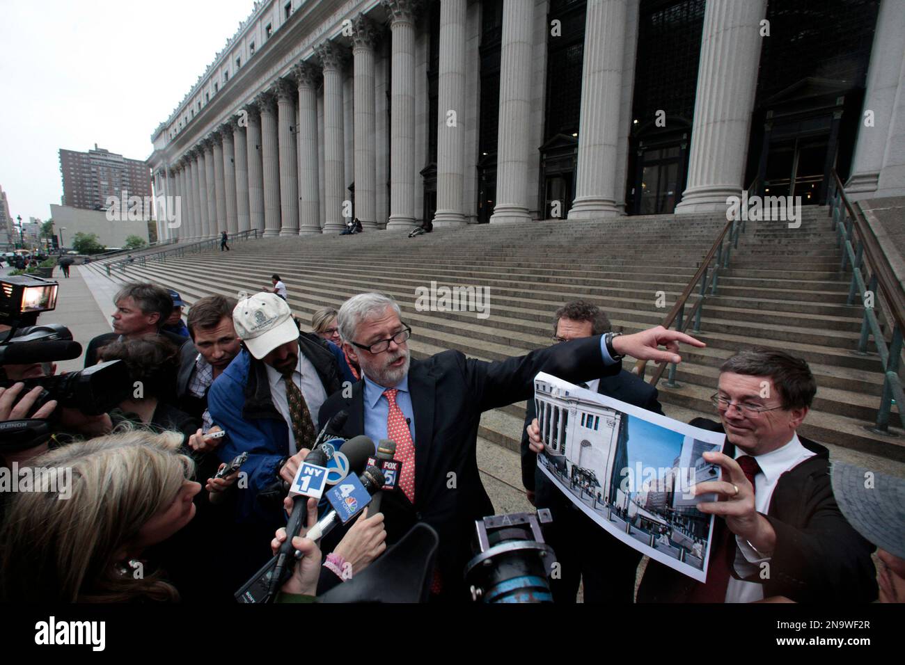Patrick Foye, third from right, executive director of the Port ...