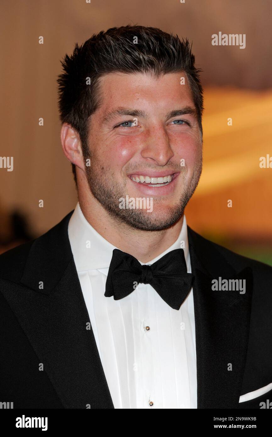 Tim Tebow arrives at the Metropolitan Museum of Art Costume Institute ...