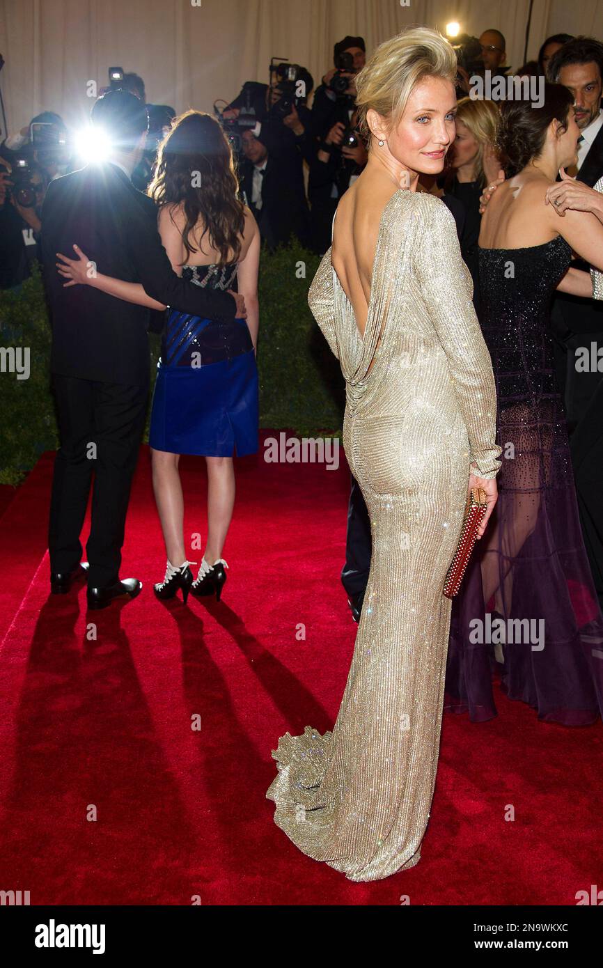 Cameron Diaz arrives at the Metropolitan Museum of Art Costume ...