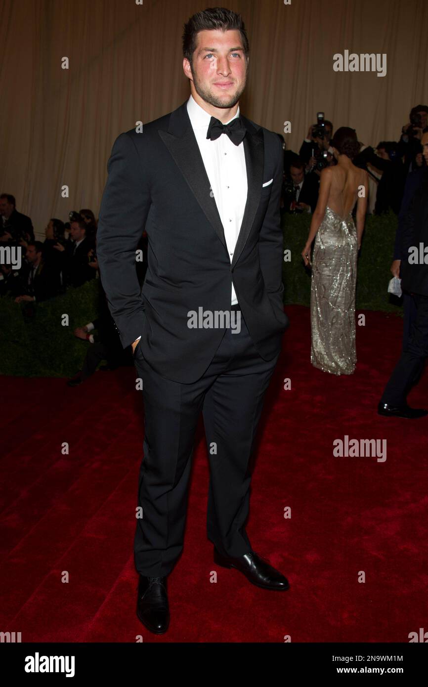 Tim Tebow arrives at the Metropolitan Museum of Art Costume Institute ...