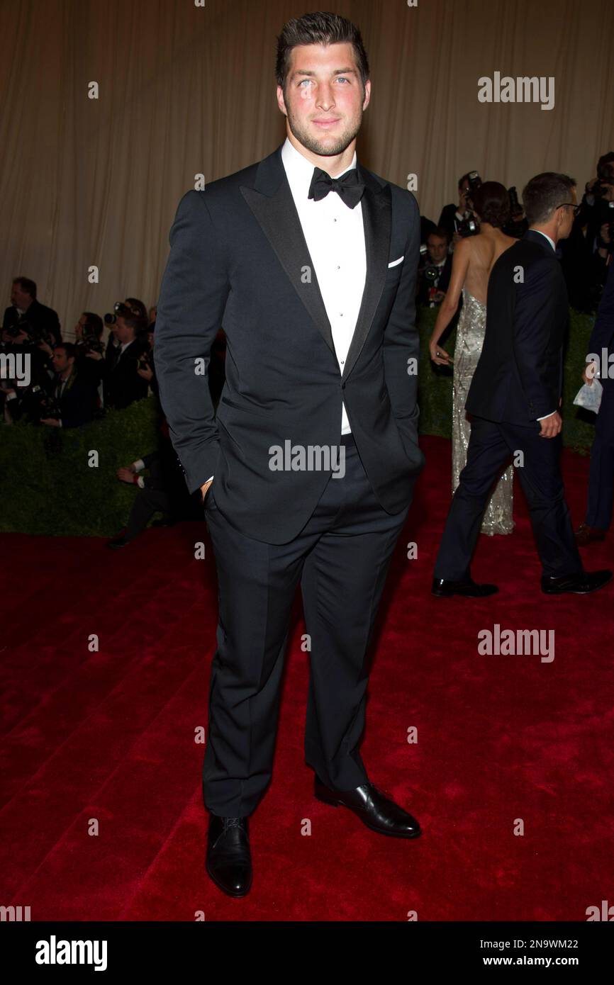 Tim Tebow arrives at the Metropolitan Museum of Art Costume Institute ...
