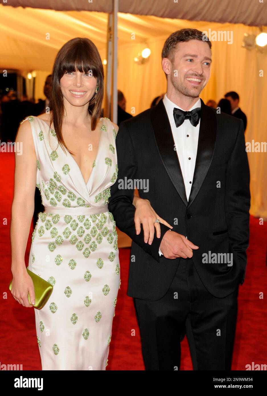 Jessica Biel and Justin Timberlake arrive at the Metropolitan Museum of ...