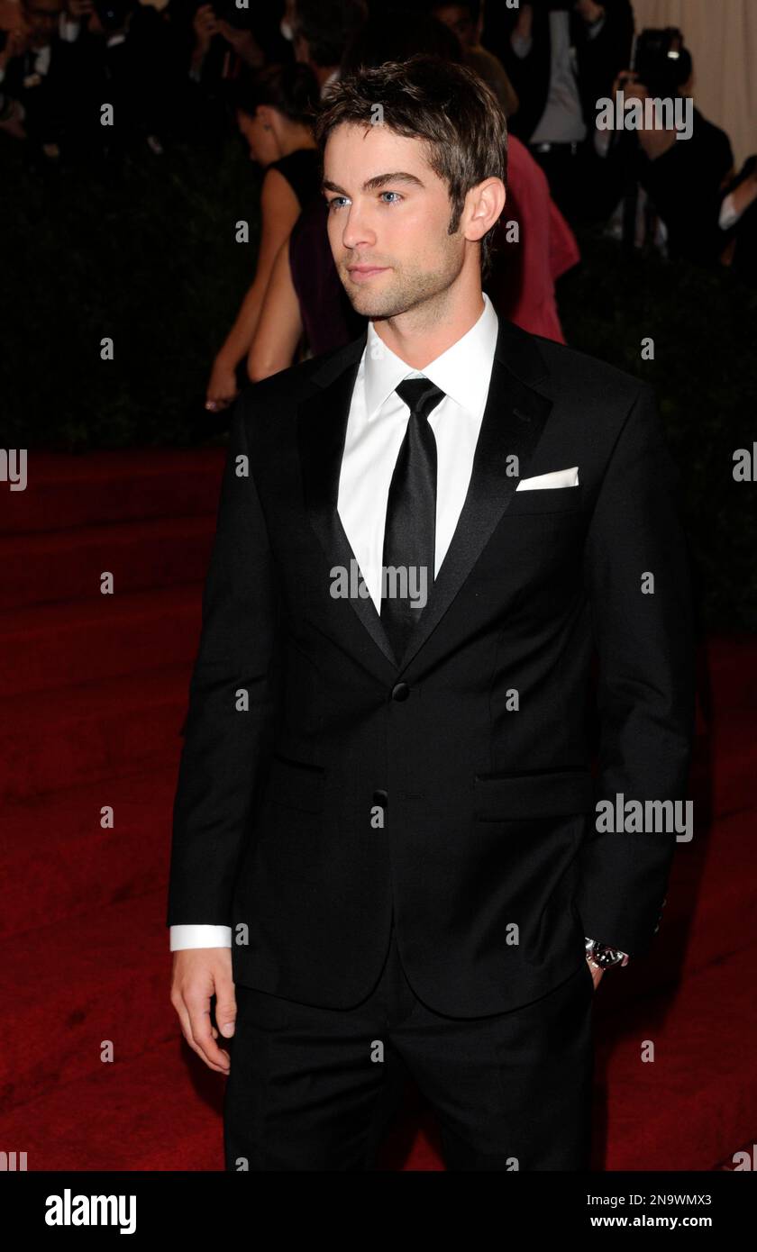 Chace Crawford arrives at the Metropolitan Museum of Art Costume ...