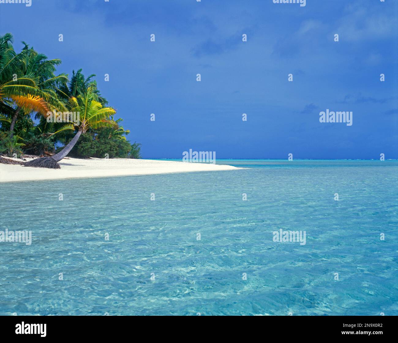 One foot island aitutaki lagoon hi-res stock photography and images - Alamy