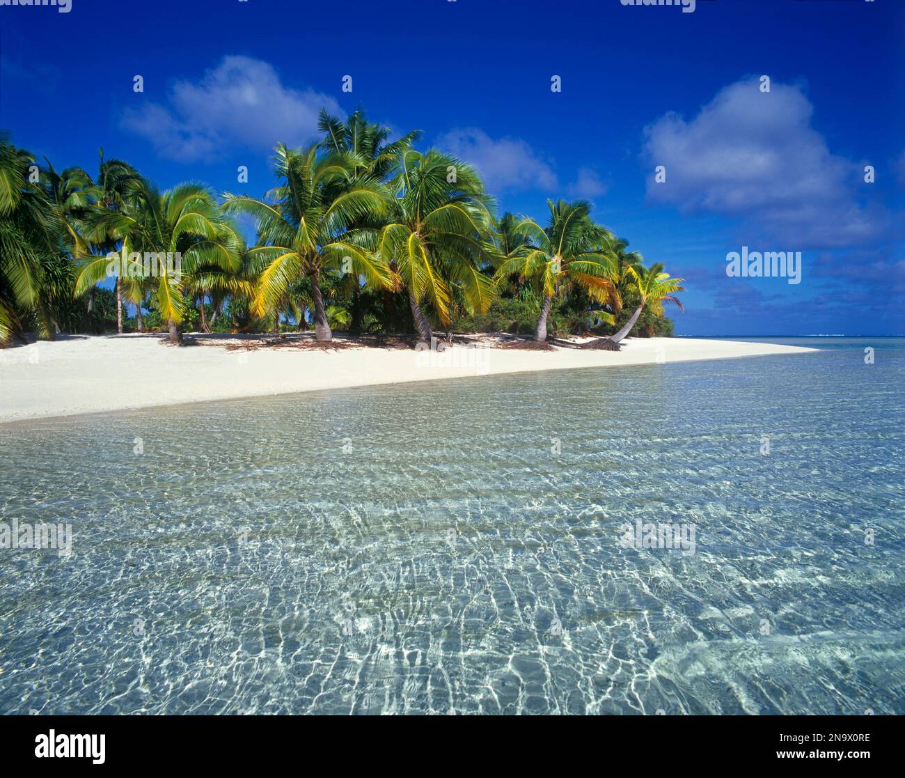 One Foot Island in the South Pacific; Aitutaki, Cook Islands Stock ...