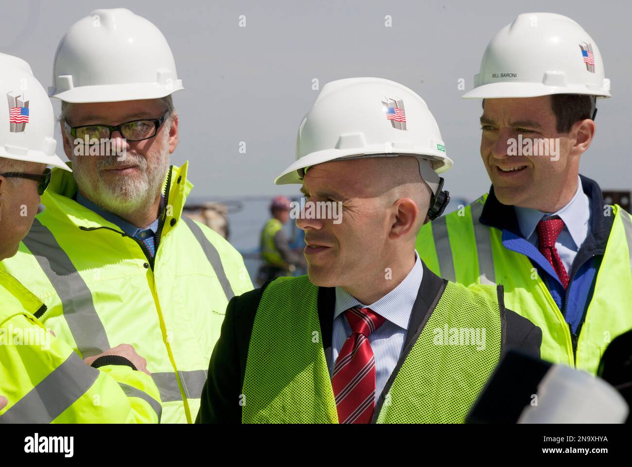 Patrick Foye, second from left, Executive Director of the Port ...