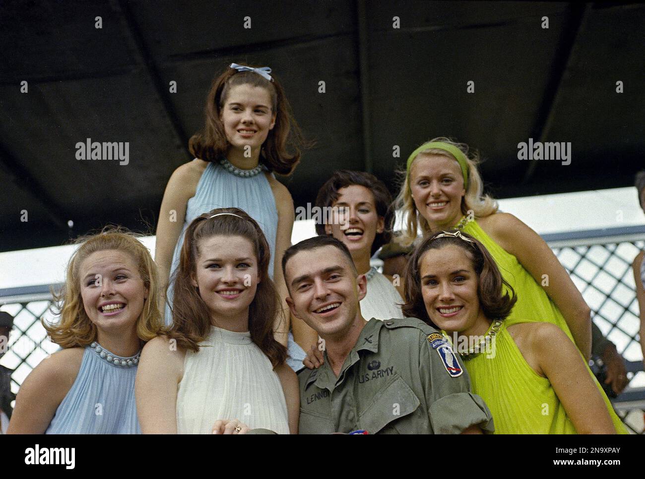 Jane Jayroe, bottom row, second from left, poses with unidentified ...