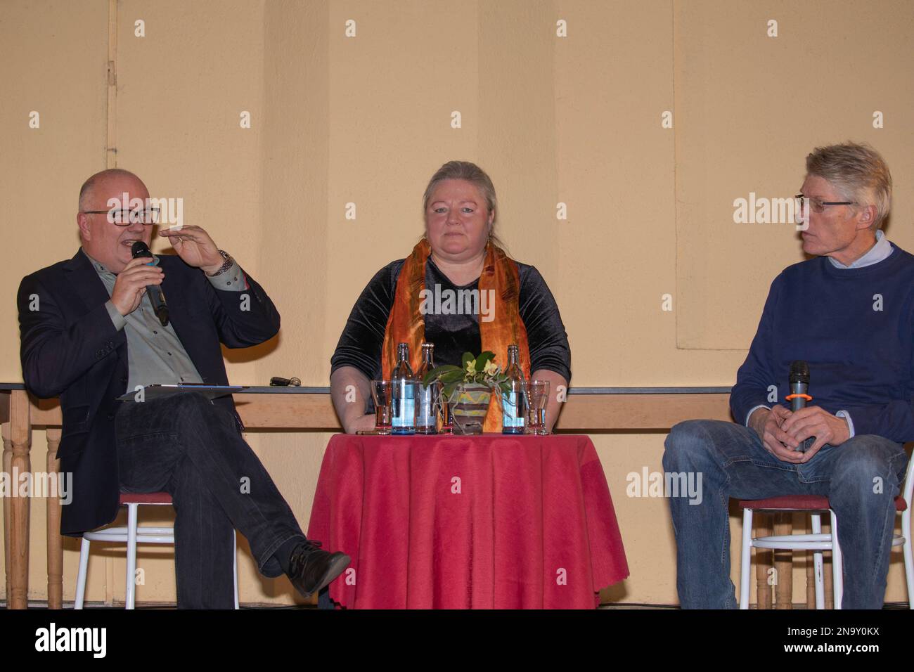 Alex Quint, Antje Hermenau, Ernst Wolff bei einem Vortrag zum Thema ...