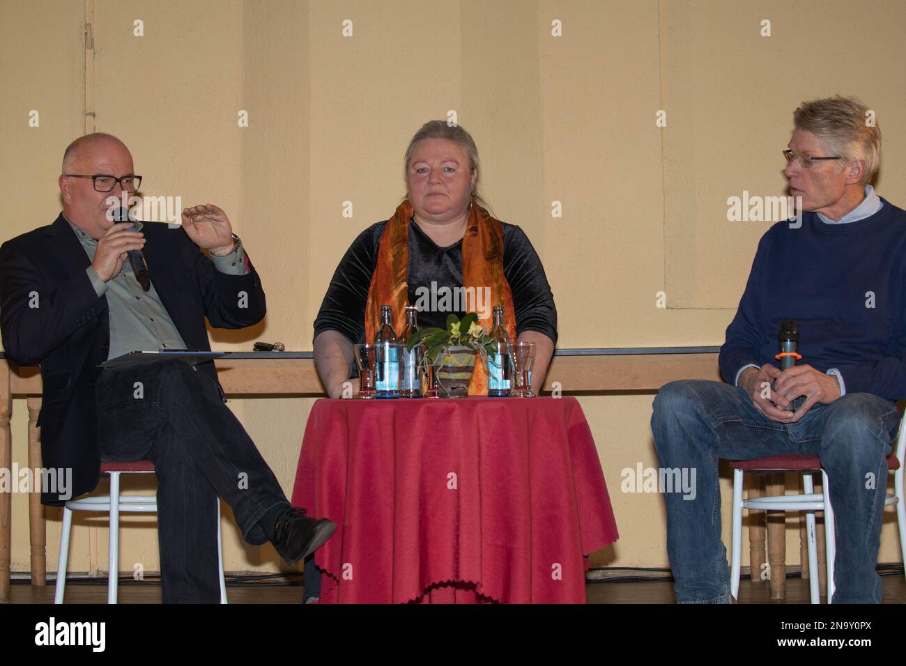 Alex Quint, Antje Hermenau, Ernst Wolff bei einem Vortrag zum Thema ...