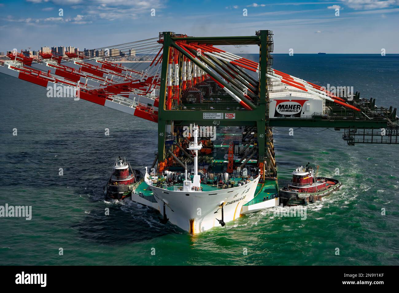 New Generation of Post-Panamax Shipping Cranes Arriving in Port of New ...