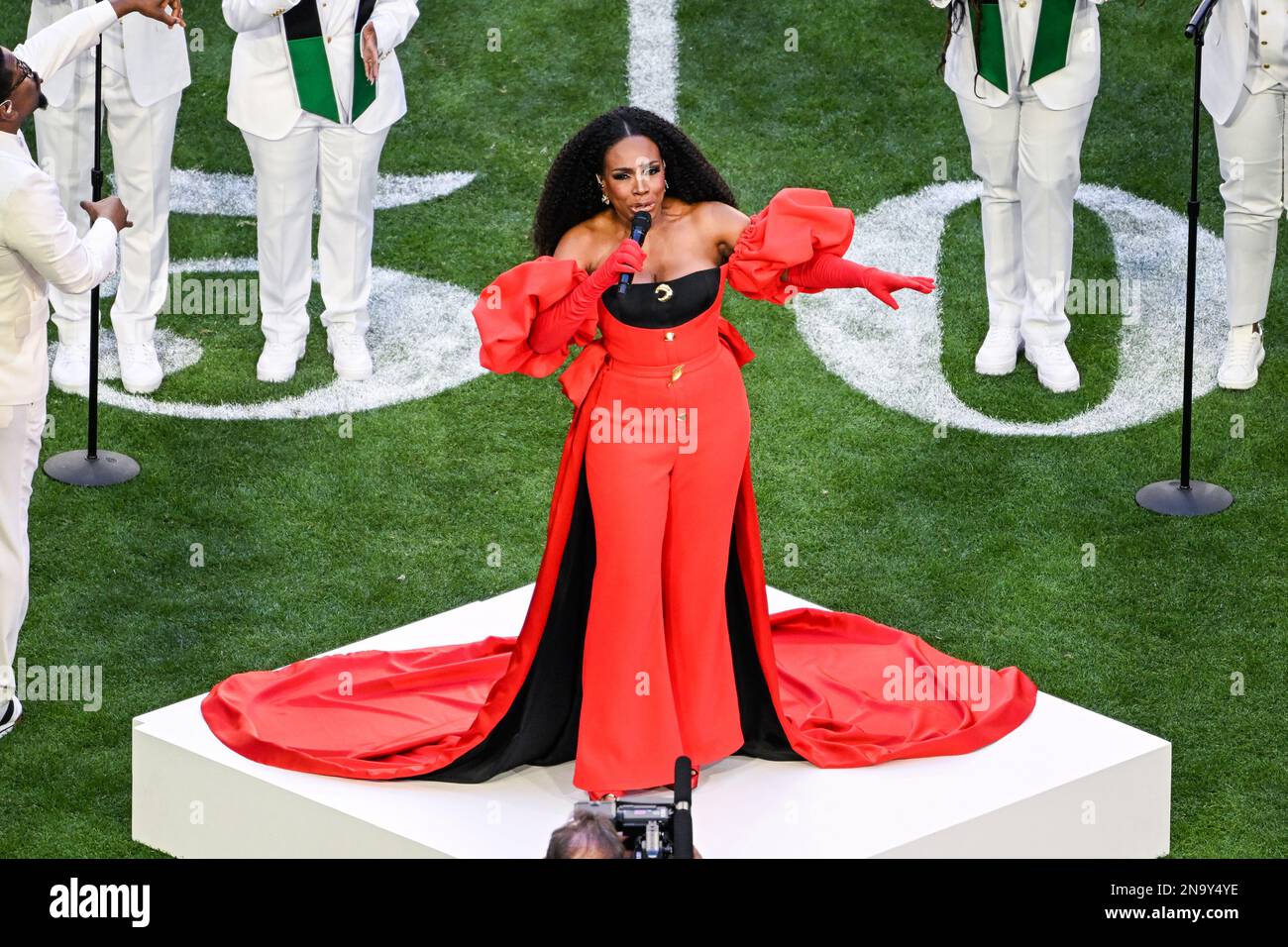 Sheryl Lee Ralph sings “Lift Every Voice and Sing” on the field ahead ...